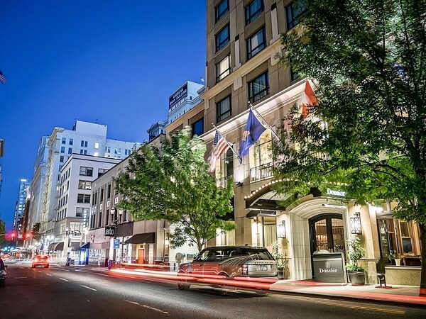 A Short Drive Away From Portland Art Museum! Spacious Accessible Room At Dossier - Boise - Portland