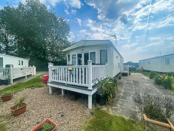 Lovely Caravan With A Lake View At Southview Holiday Park Ref 33043cl - Lincolnshire