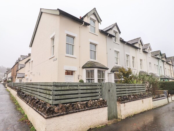 Blencathra, Pet Friendly, Character Holiday Cottage In Keswick - Keswick