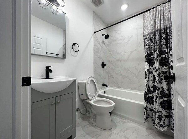Modern Luxotic - Chester, PA