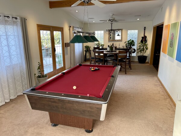 Cheerful Single Story 3-bedroom Home W Pool Table - Goliath, Valencia