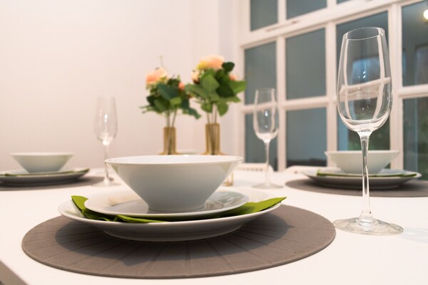 Leeds Lodge - 3 Bedroom House In Leeds - Leeds