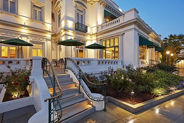 Explore Coronado! 2 Units Near Horton Grand Theater! Pool, Beach Access! - San Diego, CA