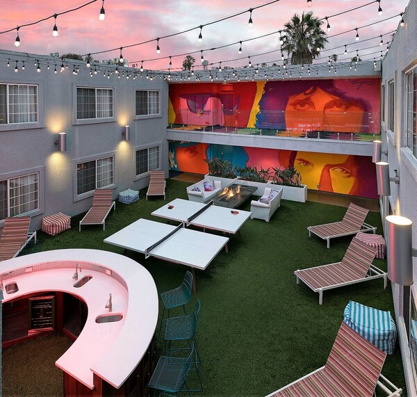 4 Better-than-basic 2 Queens At The Kinney Venice Beach, Pool! - Los Angeles, CA