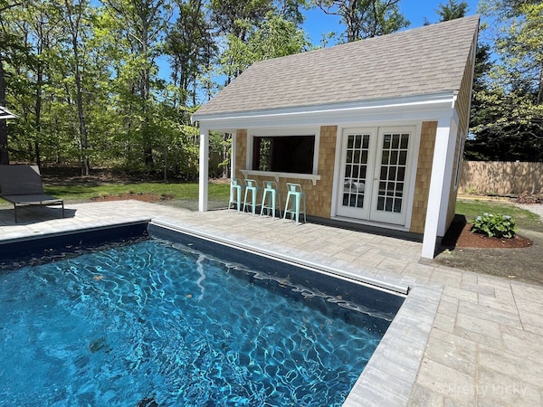 Sea Chalet: 042-b  Gorgeous Heated Saltwater Pool, Hot Tub, Gas Fire Pit, Game Room - Breakwater Beach, Brewster