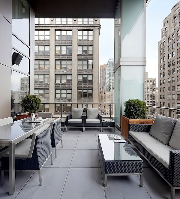 Modern And 2 Spacious Units Near Midtown Attractions, Rooftop Pool + Bar! - Jersey City, NJ
