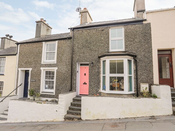 Maenllwyd, Pet Friendly, Character Holiday Cottage In Porthmadog - Harlech