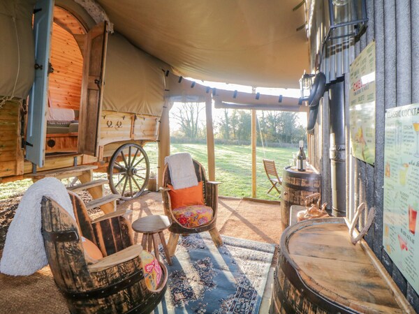 The Wagon At Burrow Hill, Pet Friendly In Ottery St Mary - Sidmouth