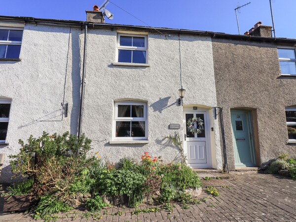Lavender Cottage, Pet Friendly, With A Garden In Cark In Cartmel - Grange-over-Sands