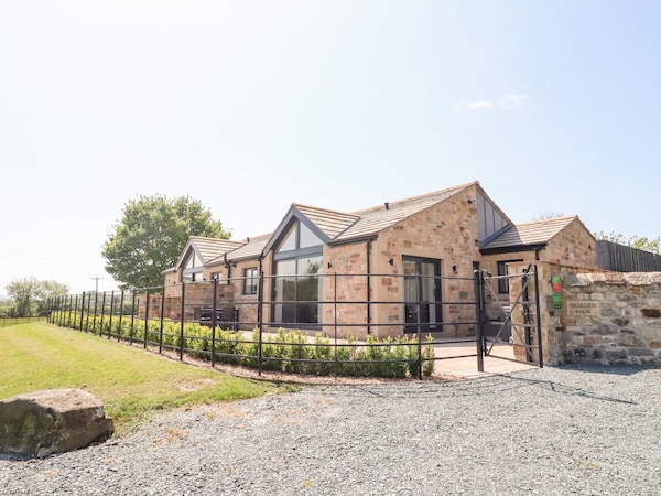 Ribble View, Pet Friendly, With Hot Tub In Chatburn - Clitheroe