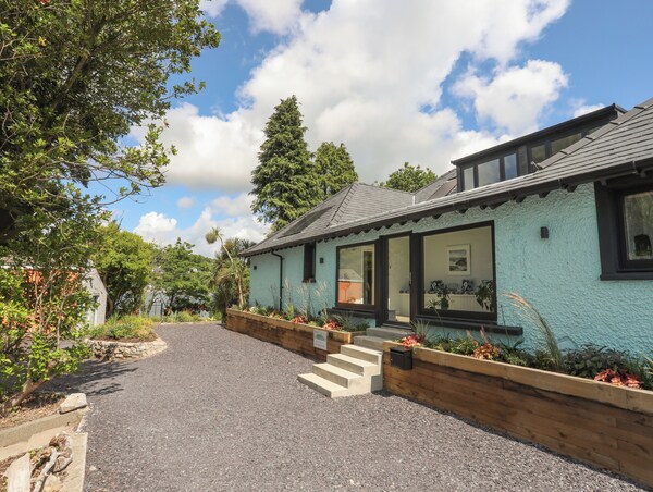Ynys Faelog, Pet Friendly, Country Holiday Cottage In Menai Bridge - Bangor