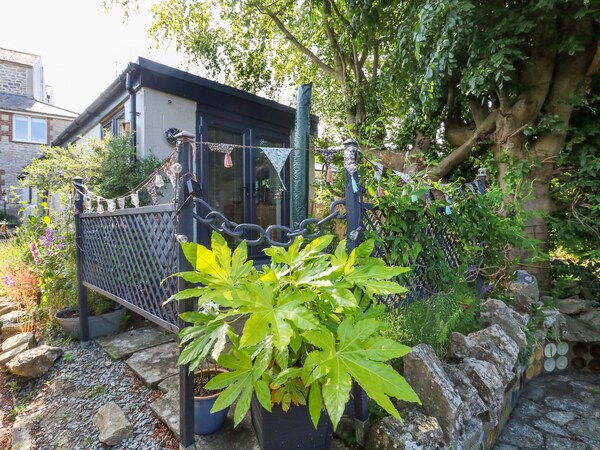 The Kiln House, Romantic, With A Garden In Weymouth - Dorchester
