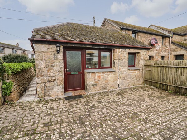 Ramblers Rest, Pet Friendly, Character Holiday Cottage In St Just - Saint Just