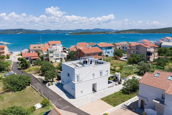 1-zimmer-ferienwohnung Mit Terrasse Und Meerblick Betina, Murter (A-20450-b) - Tisno