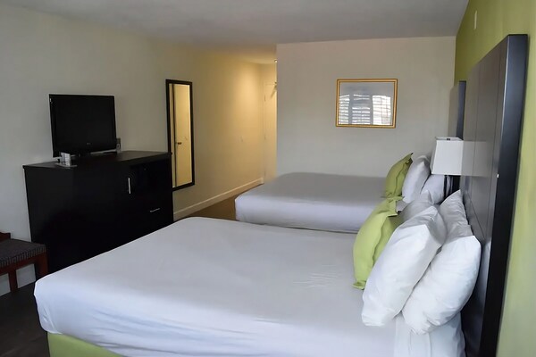 Within Walking Distance Of Old Town San Diego State Park! 2 Convenient Units! - Chula Vista, CA