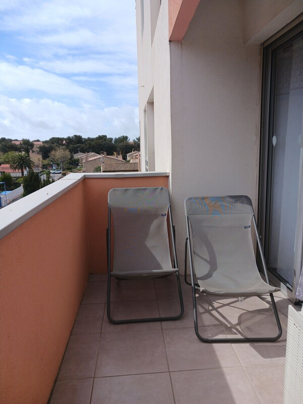 Spacieux & Confortable  T2 Climatisé 3*   Wifi, Place Parking Privé, Plage 100m - Saint-Mandrier-sur-Mer