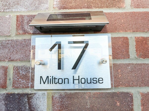 Milton House, Family Friendly, Country Holiday Cottage In Weymouth - Weymouth