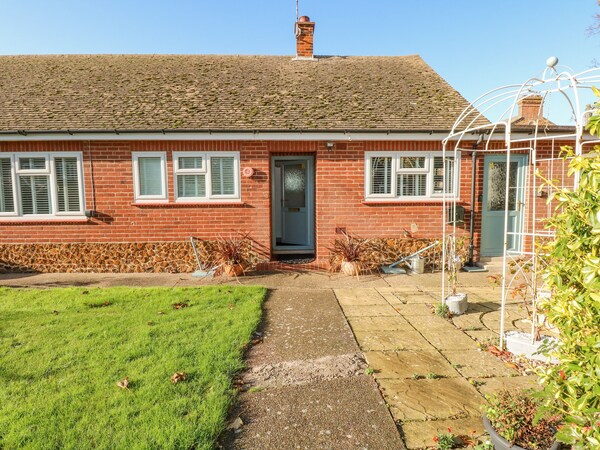 See The Sea, Pet Friendly, Country Holiday Cottage In Hunstanton - Heacham