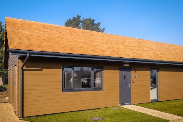 Three Tuns - Garden Suite 1 - Sleeps 4 Guests In 2 Bedrooms - Suffolk