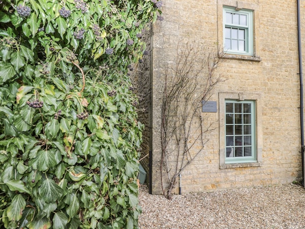 Barton Cottage, Pet Friendly, With Open Fire In Bourton-on-the-water - Bourton-on-the-Water