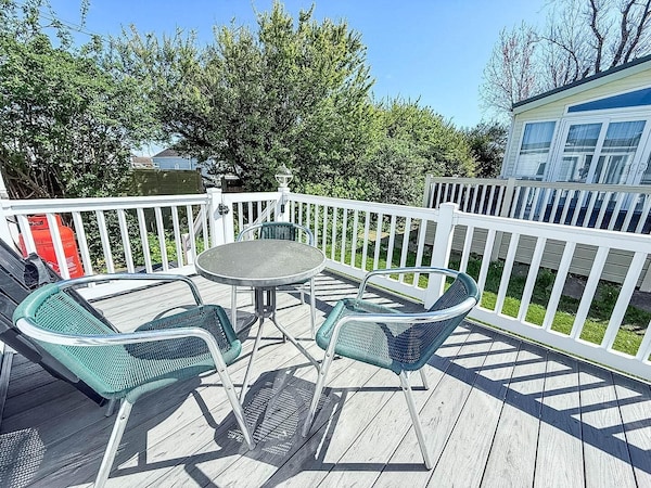 Stunning Caravan With Decking Nearby Scratby Beach In Norfolk Ref 50001bm - Winterton-on-Sea