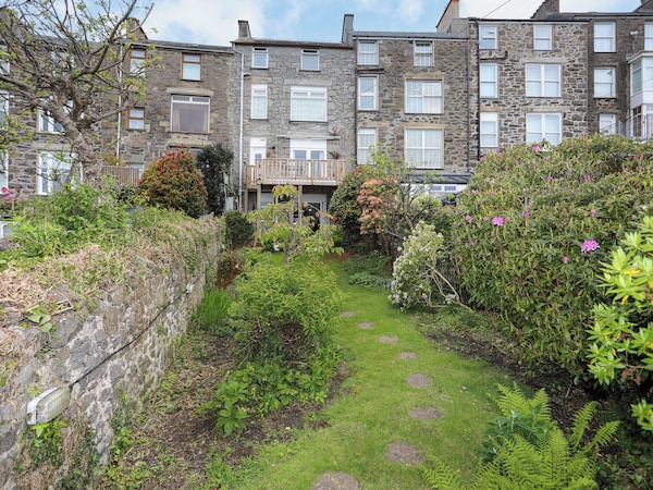 Hillside Apartment, Pet Friendly, With Open Fire In Pwllheli - Pwllheli