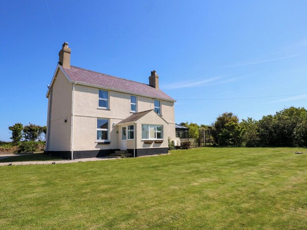Ael Y Fron, Pet Friendly, Character Holiday Cottage In Aberdaron - Aberdaron