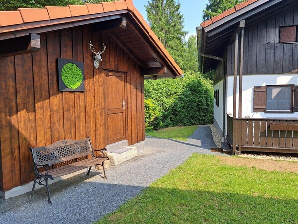 Großes Gemütliches Ferienhaus (94 Qm) Mit Kostenfreien Wlan Und Terrasse - Deggendorf