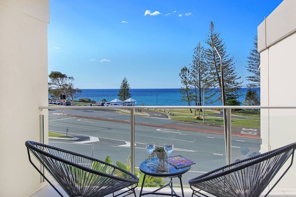 Book Now 4 Beach Christmas. Ocean Views/cafe's/pool - Mooloolaba
