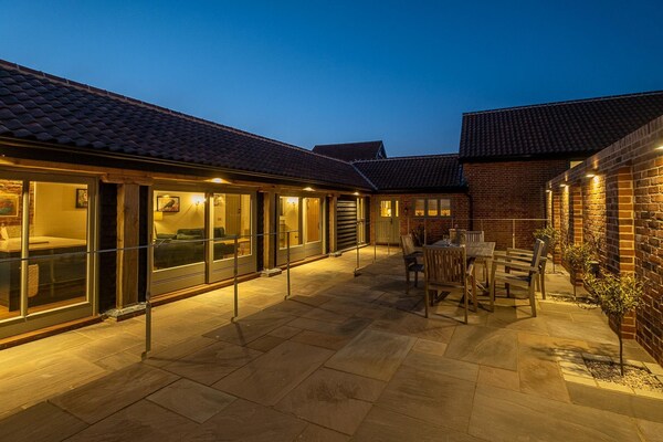 Alde Bay Farm - Oyster Catcher - Sleeps 4 Guests  In 2 Bedrooms - Suffolk