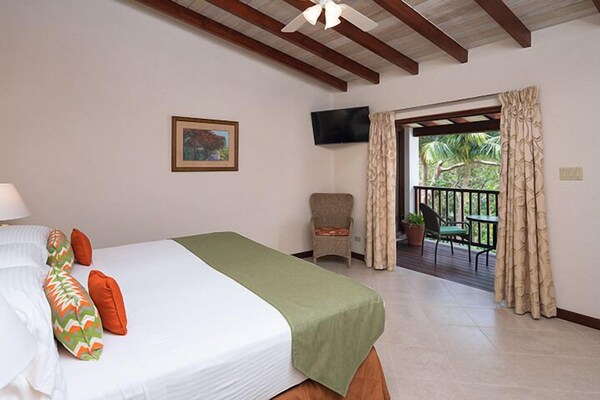 Beach Escape! Close To Heywoods Beach And Godings Bay Beach! Outdoor Pool! - Barbados