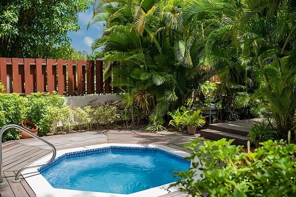 Discover West Coast Of Barbados!  Relaxing Units Near Cove Bay! Parking! - Barbados