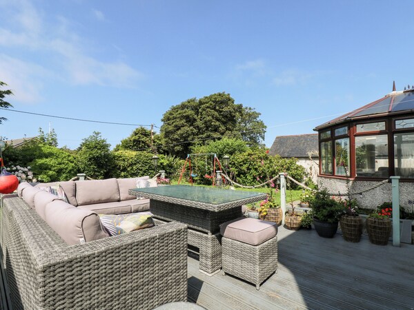 28 The Turnpike, Pet Friendly, Character Holiday Cottage In St Just - Sennen