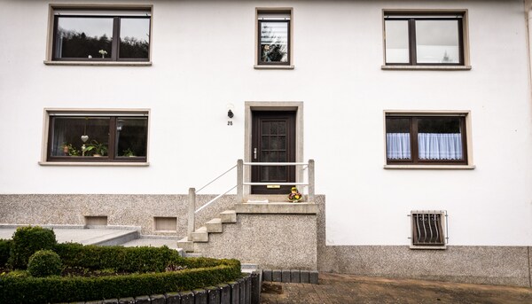 Richards Im Hause Kallin Eg  Wohnung Mit Terrasse Waldrandnähe, Wanderwegen - Idar-Oberstein
