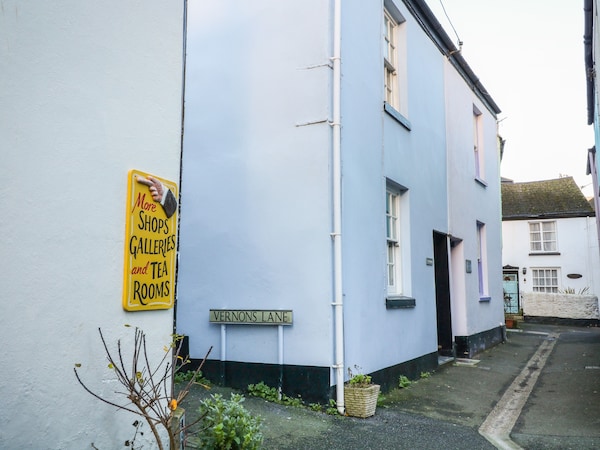 37 Market Street, Pet Friendly, With Open Fire In Appledore - Braunton