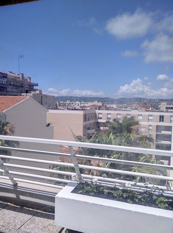 Estudio-606-baño Con Bañera-vista A La Ciudad - Antibes