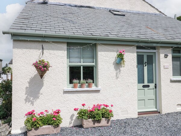 West View, Pet Friendly, Character Holiday Cottage In Milnthorpe - Arnside
