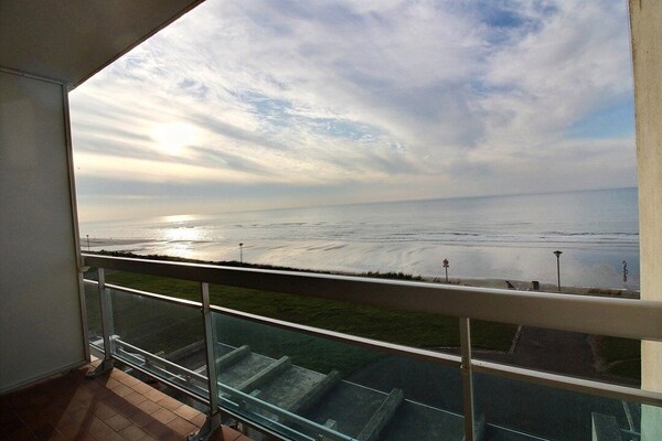 Albatros K1 : Appartement Face Mer Pour 2 Personnes, Au 1er éTage Avec Balcon - Sainte-Cécile Plage