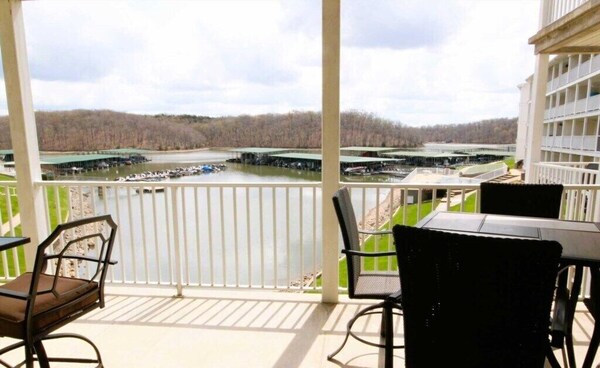 Parkview Bay 2 Bedroom Condo - No Steps From Parking! -  Other Units Same Bldg! - Camdenton, MO