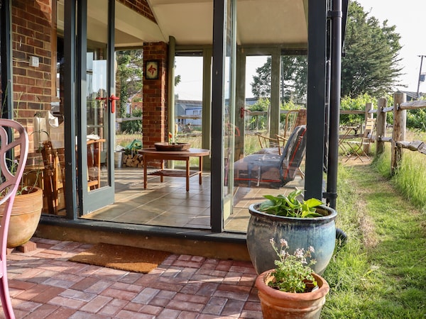 Oak Meadow, Pet Friendly, Character Holiday Cottage In Westfield - Battle