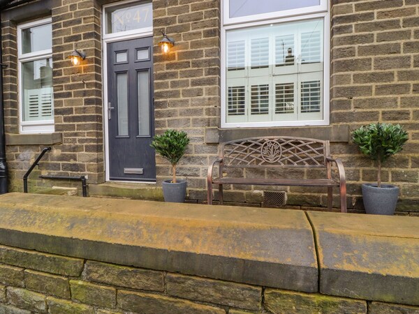No 47, Haworth, Family Friendly, With A Garden In Haworth - Haworth