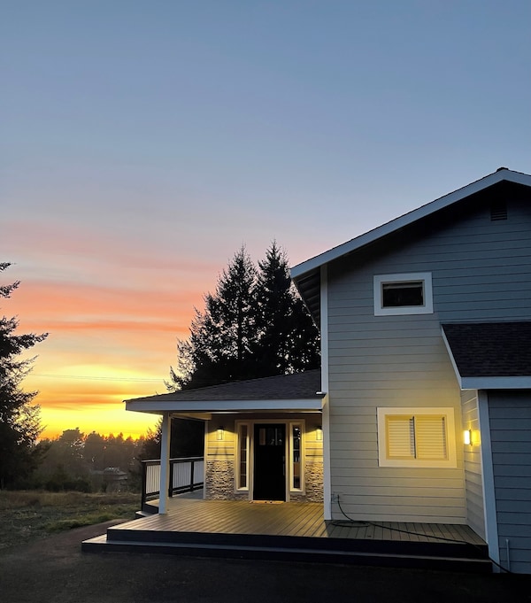 Ocean View, Brand New Remodel, Extra Spacious Family Home, Close To The Ocean - Humboldt County, CA
