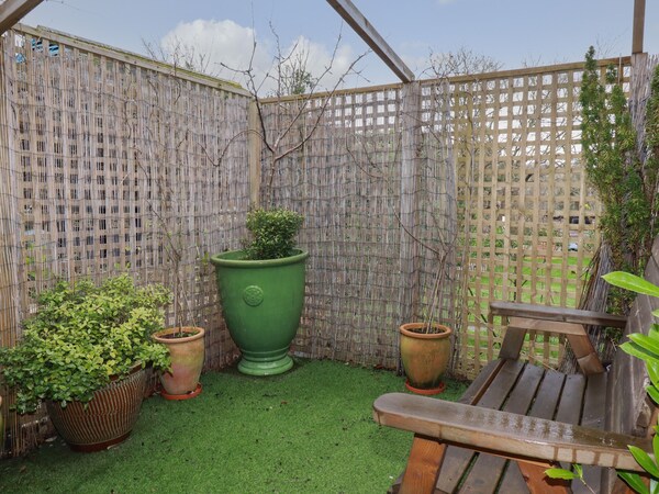 Melvill Lower Deck, Pet Friendly, Country Holiday Cottage In Falmouth - Falmouth