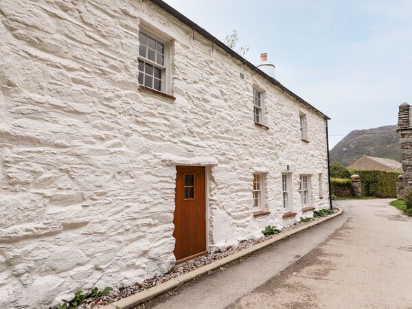 Eagle Farmhouse, Pet Friendly, With Open Fire In Glenridding - Glenridding