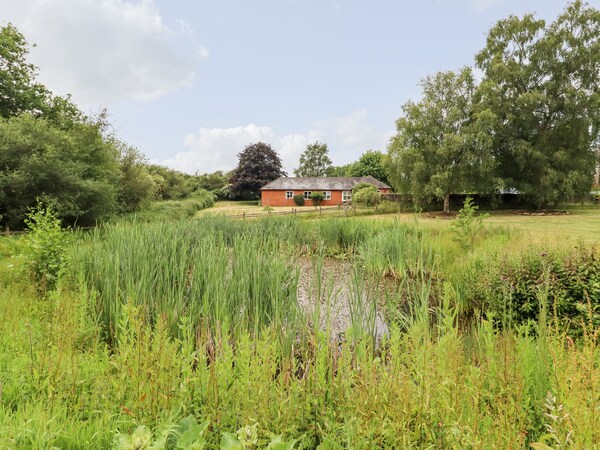 The Brambles, Pet Friendly, Character Holiday Cottage In Polstead - 埃塞克斯