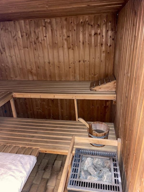 Small Apartment With Whirlpool Bath + Sauna - Rosenheim