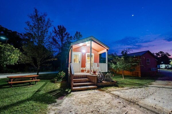 Ranch: Sleeps 4, Tiny Cabin, Pets, Near Park/lake - 布羅肯鮑