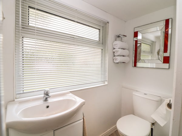 Byghan Thornton, Pet Friendly, Character Holiday Cottage In Illogan - 康瓦耳