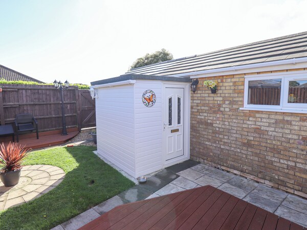 Lockdown Lodge, Pet Friendly, Country Holiday Cottage In Trusthorpe - Mablethorpe