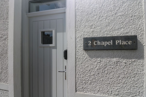 2 Chapel Place, Pet Friendly, Character Holiday Cottage In Mousehole - 펜잰스